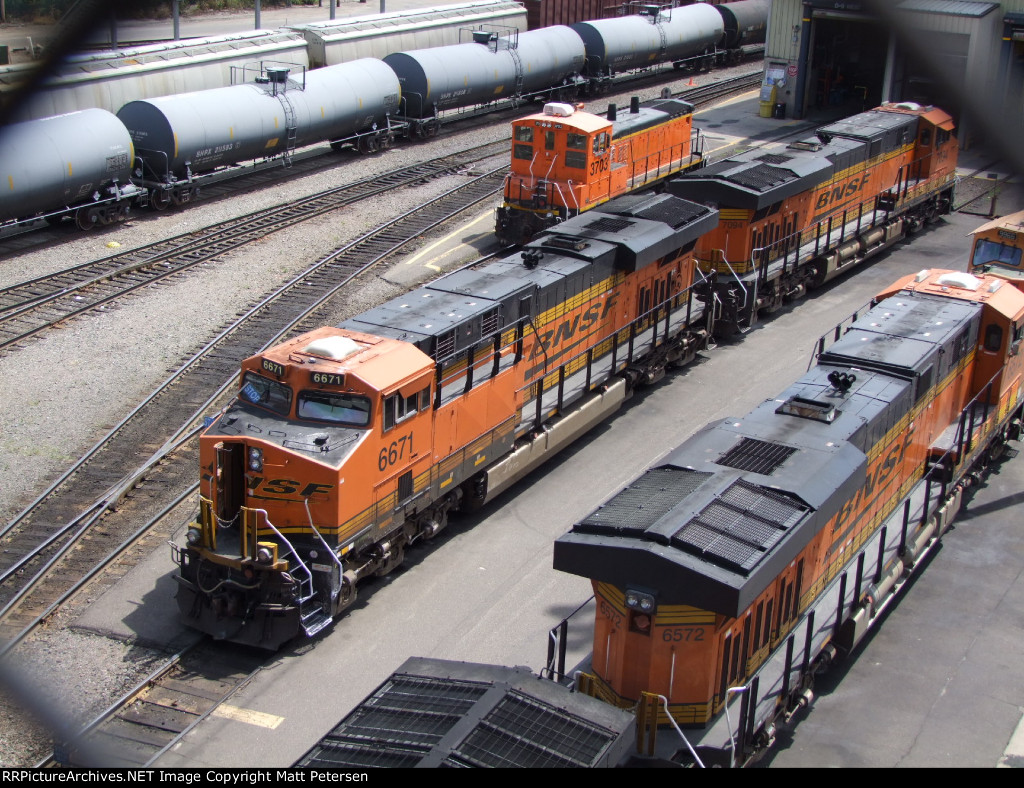 BNSF 6671
